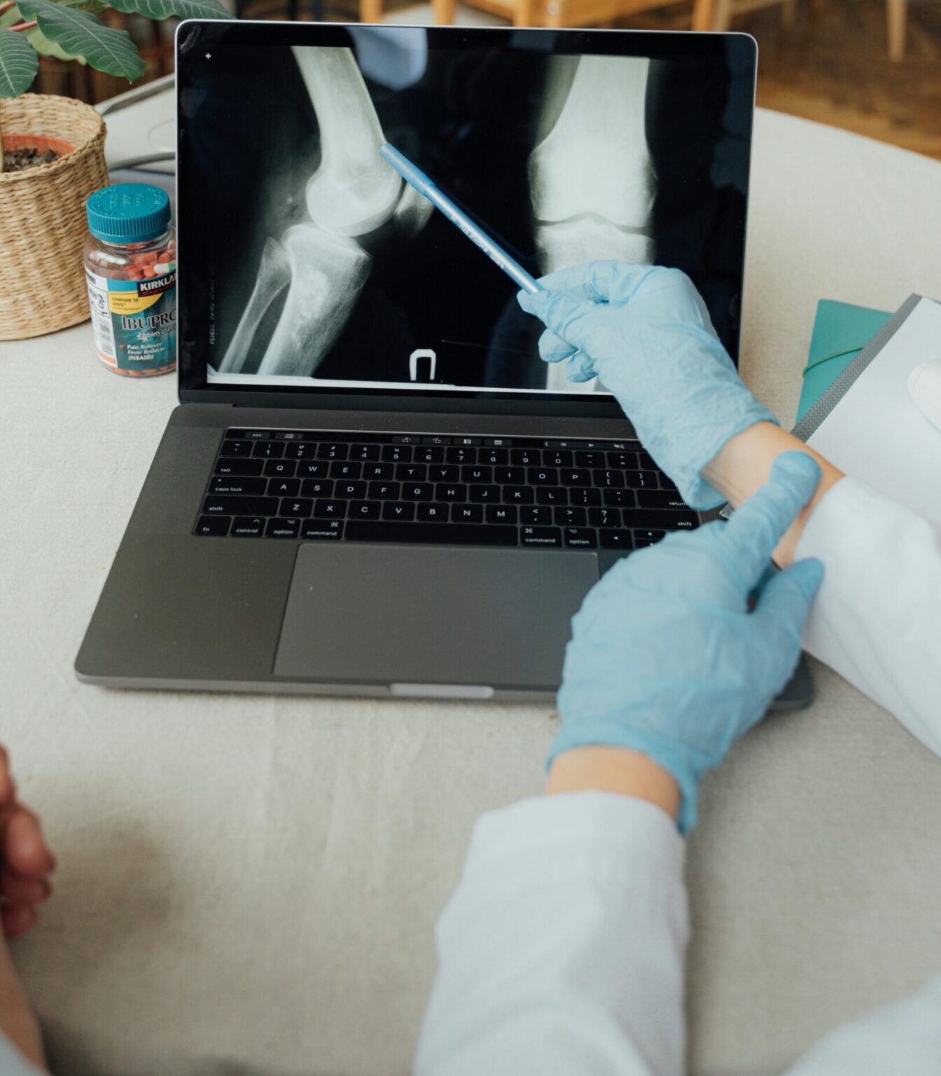 Œdème Osseux Plateau Tibial : Diagnostic et Traitements | Ezra